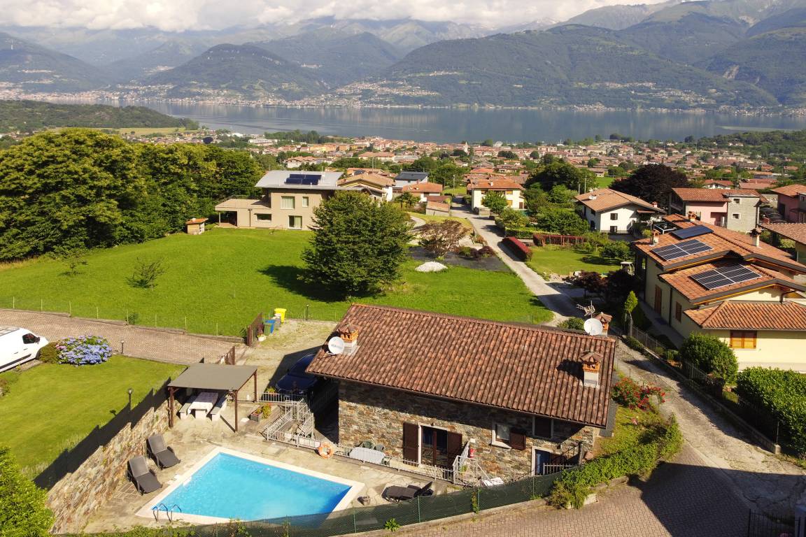 65 M² House ∙ 2 Bedrooms ∙ 5 Guests - Colico