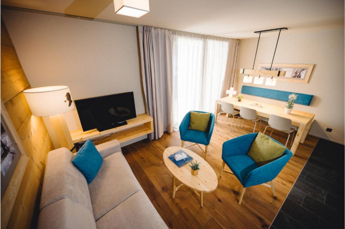 90 M² Ferienwohnung ∙ 4 Schlafzimmer ∙ 8 Gäste - Innertkirchen