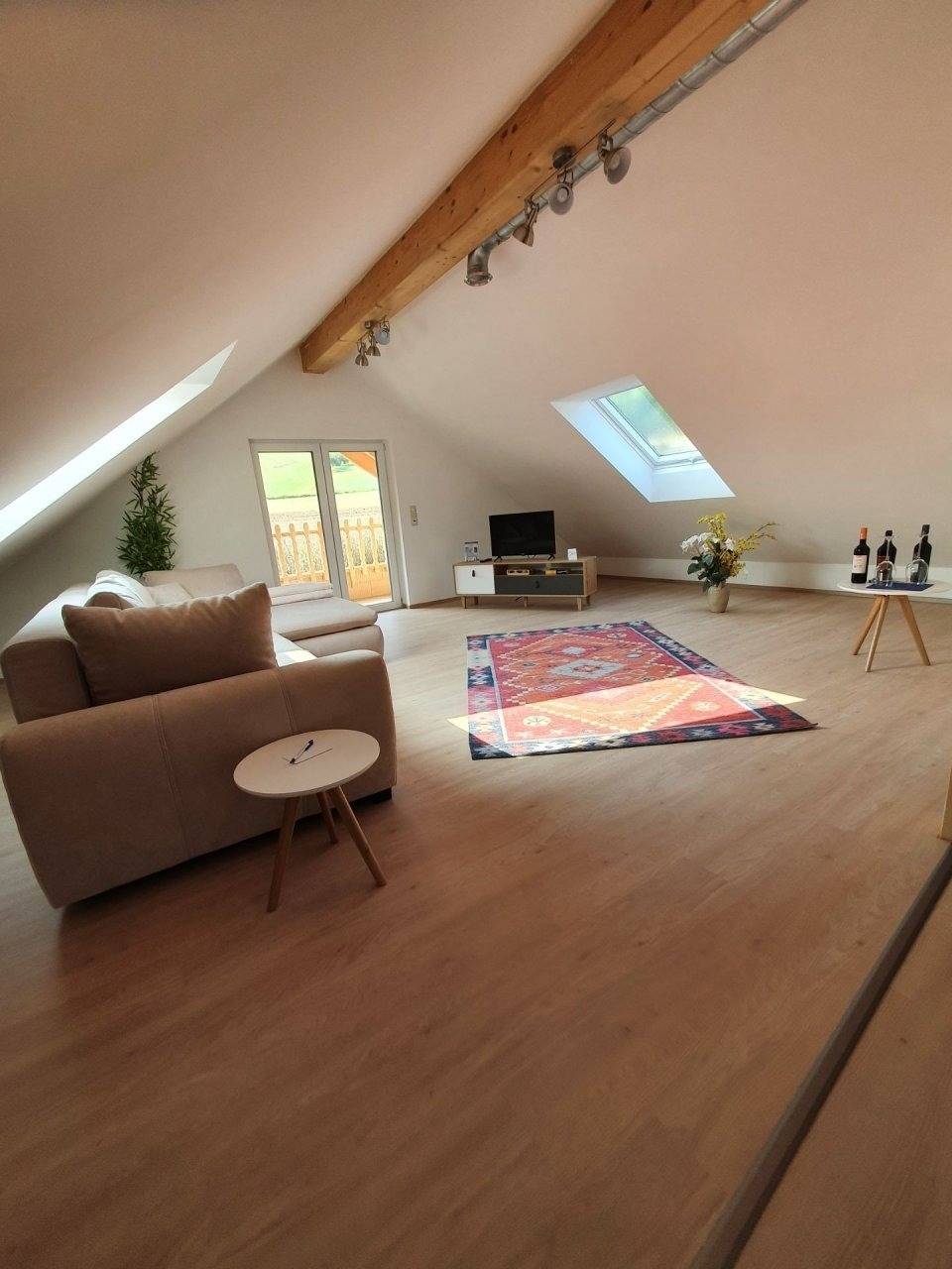 80 M² Ferienwohnung ∙ 1 Schlafzimmer ∙ 2 Gäste - Bad Mergentheim