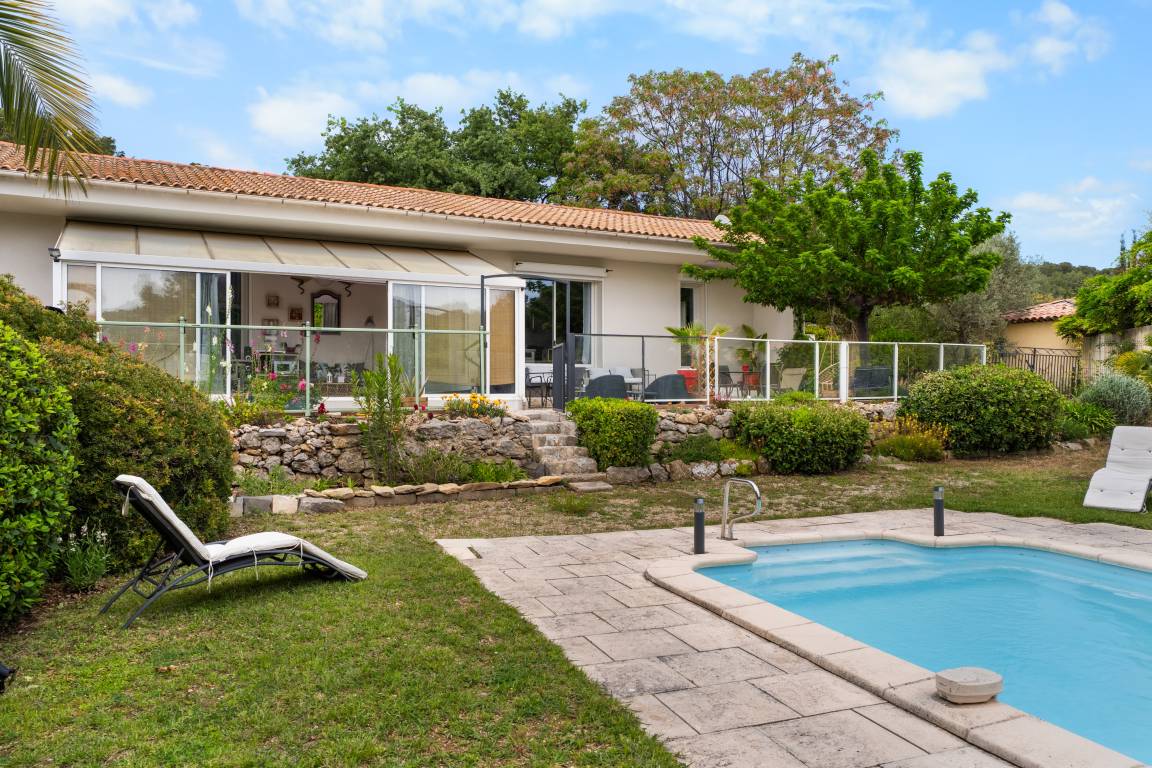 100 M² Villa ∙ 2 Chambres ∙ 8 Personnes - Le Castellet