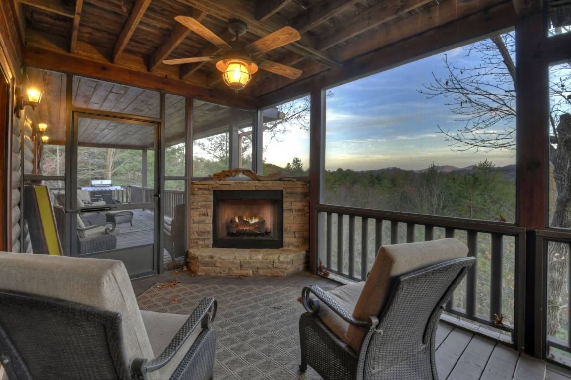 251 M² Cabin ∙ 4 Bedrooms ∙ 10 Guests - Blue Ridge, GA