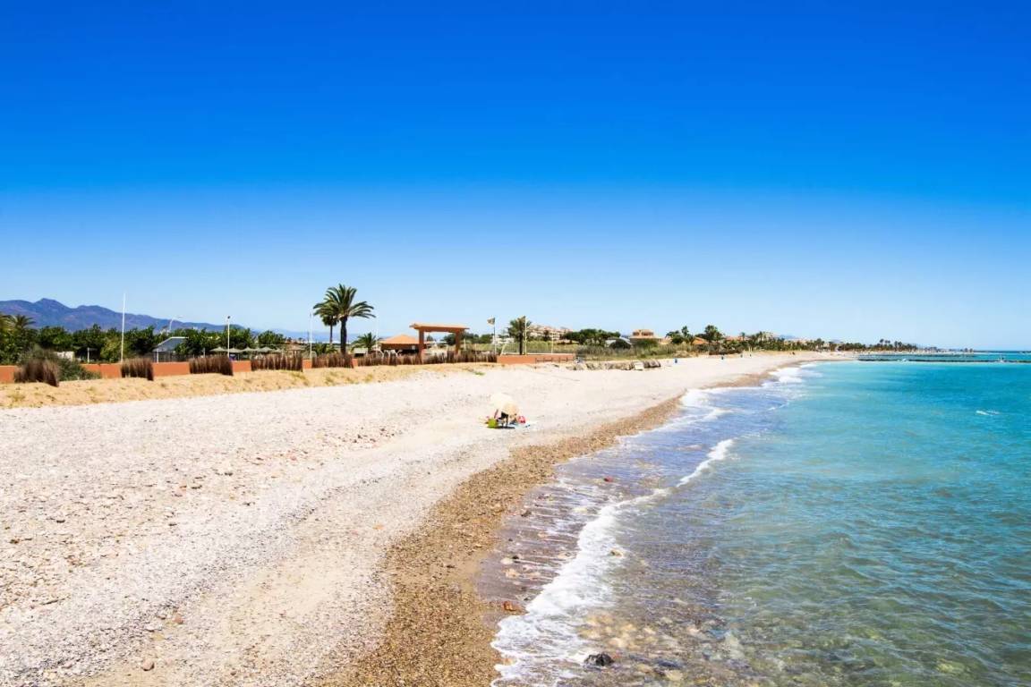 32 M² Bungalow ∙ 3 Habitaciones ∙ 4 Huéspedes - 