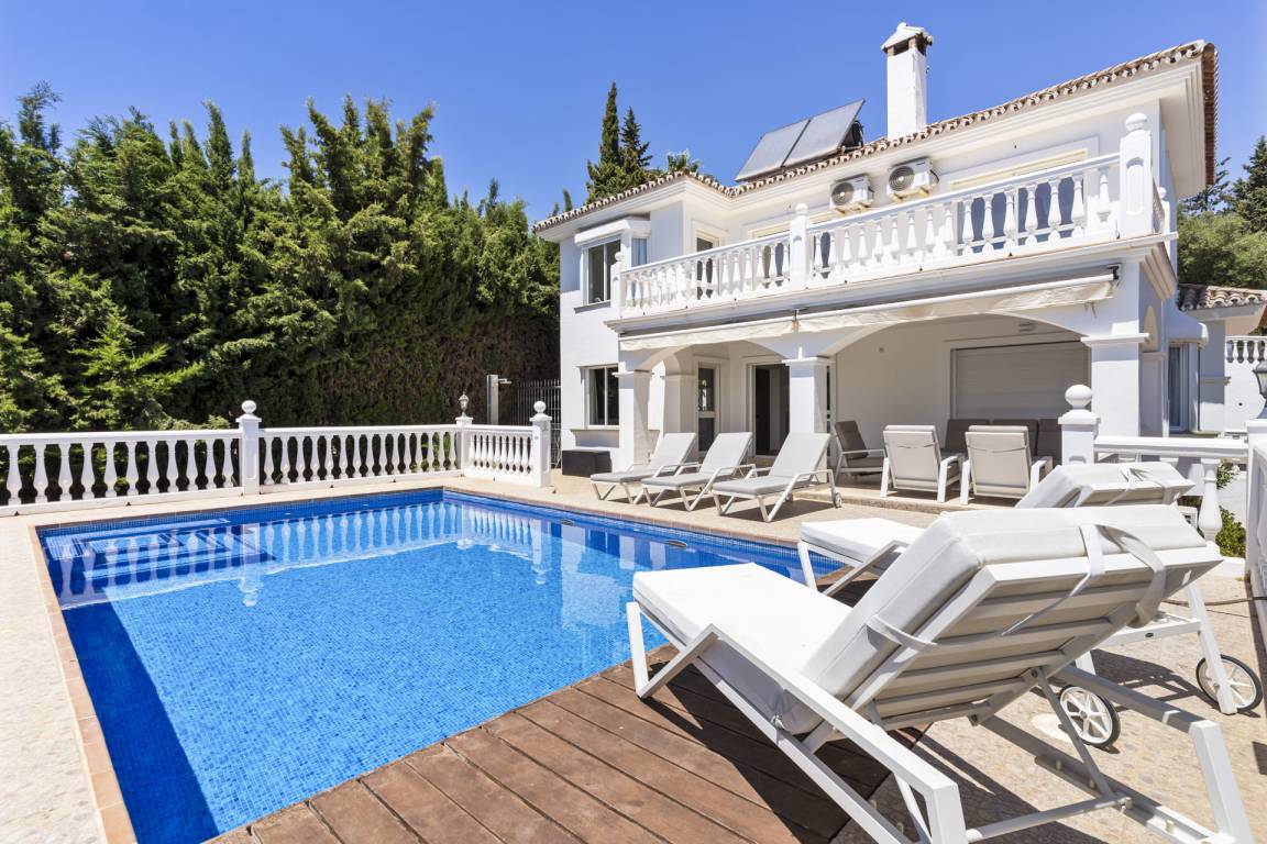 400 M² Villa ∙ 3 Bedrooms ∙ 6 Guests - Mijas