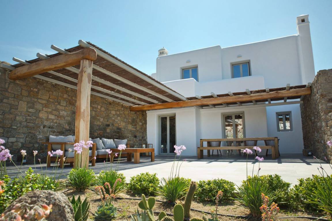 Villa ∙ 4 Bedrooms ∙ 8 Guests - Mykonos Region