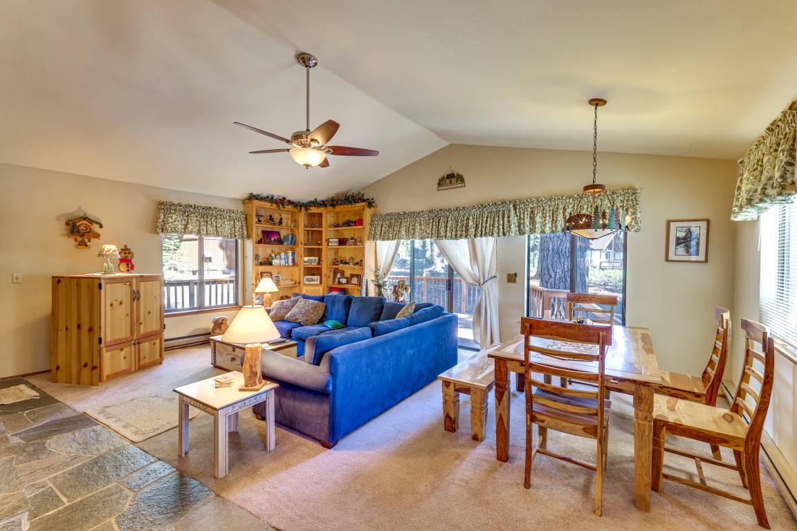 176 M² House ∙ 2 Bedrooms ∙ 4 Guests - Truckee, CA