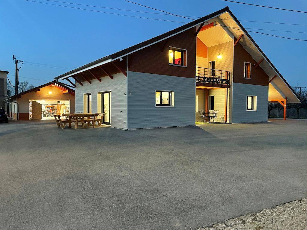 145 M² Gîte ∙ 4 Chambres ∙ 8 Personnes - Doubs