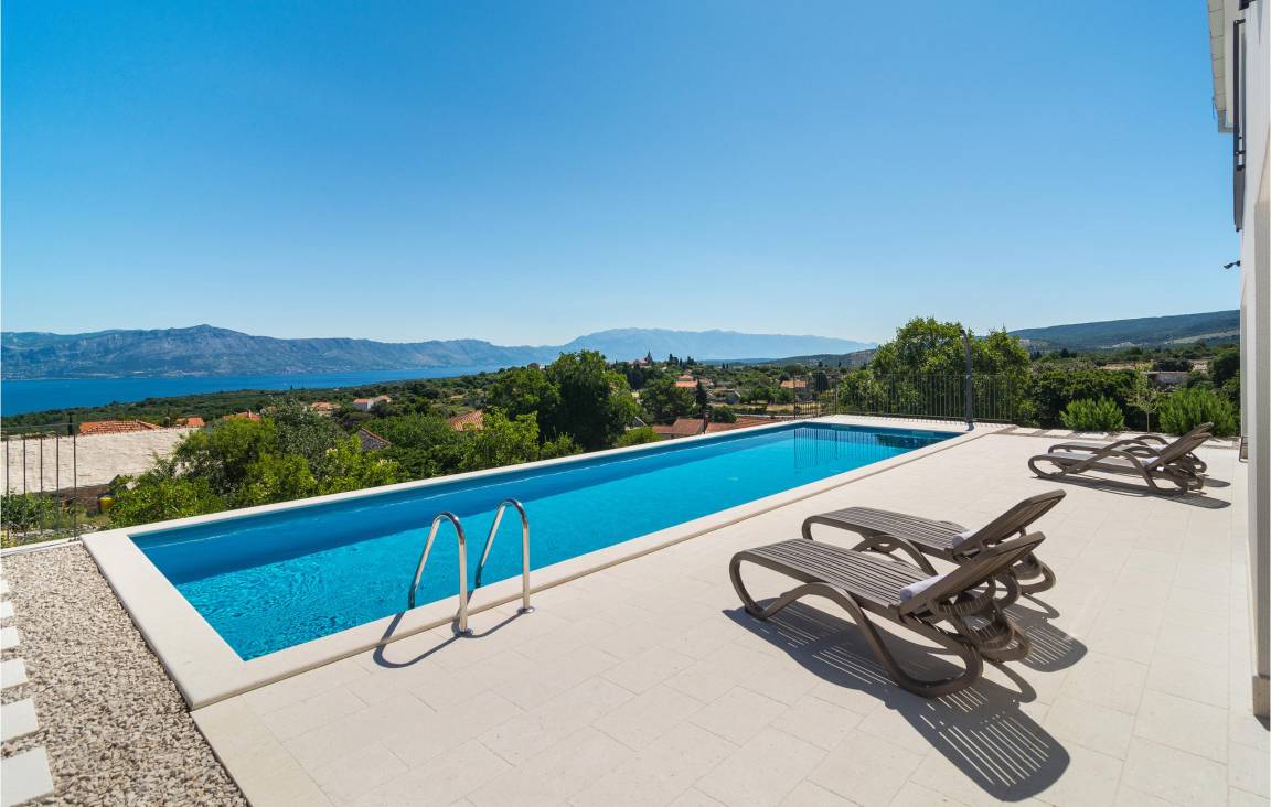 160 M² House ∙ 3 Bedrooms ∙ 7 Guests - Brač