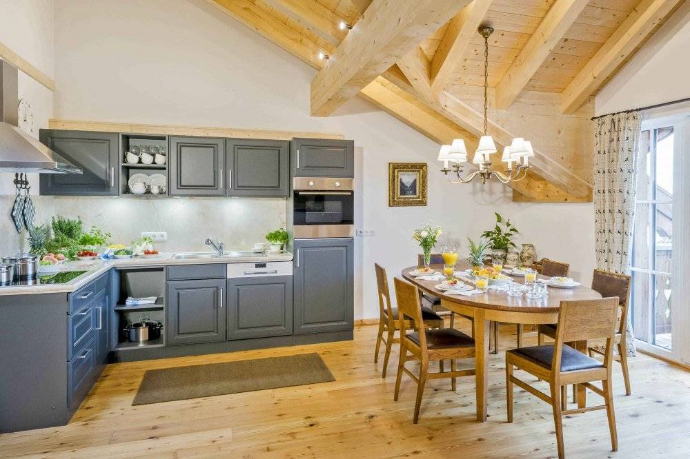 153 M² Ferienwohnung ∙ 2 Schlafzimmer ∙ 4 Gäste - Chiemsee