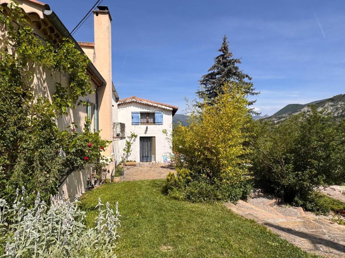 48 M² Gîte ∙ 2 Chambres ∙ 4 Personnes - Alpes-de-Haute-Provence