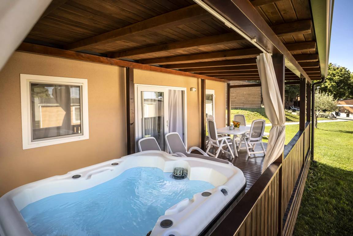 32 M² Mobilheim ∙ 2 Schlafzimmer ∙ 4 Gäste - Rovinj