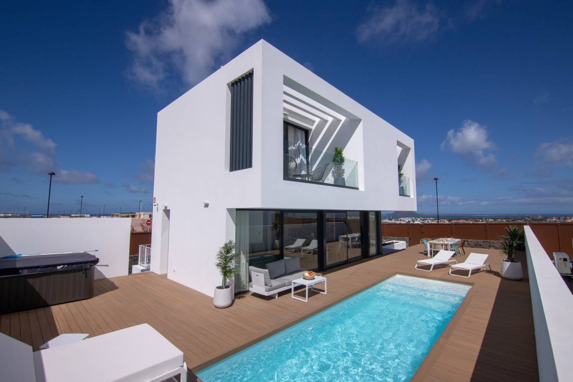 200 M² House ∙ 3 Bedrooms ∙ 4 Guests - Corralejo