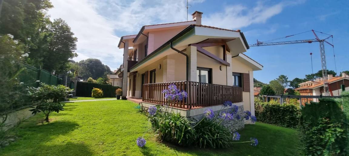 280 M² Casa ∙ 4 Habitaciones ∙ 8 Huéspedes - Llanes