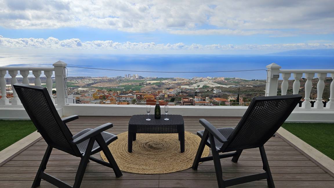 200 M² Villa ∙ 4 Habitaciones ∙ 11 Huéspedes - Adeje
