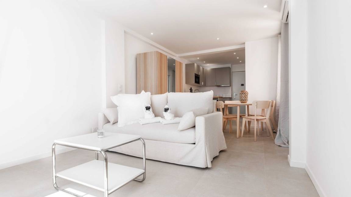 39 M² Hôtel ∙ 2 Personnes - Antibes