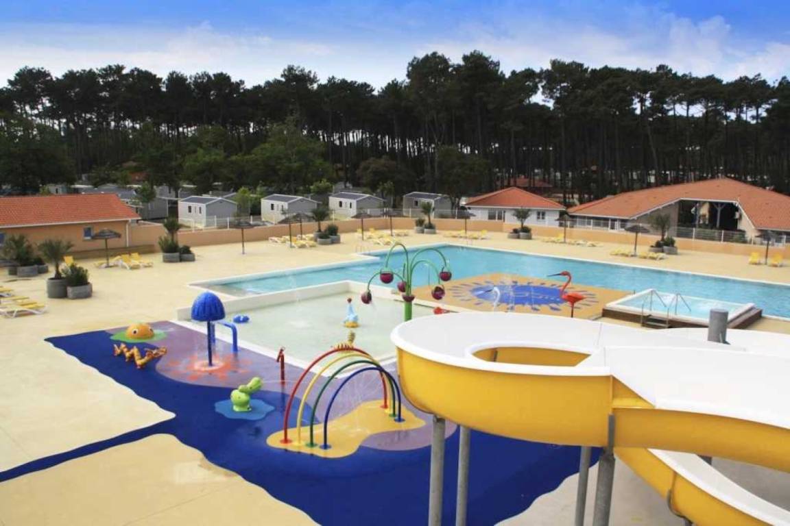 28 M² Caravan ∙ 2 Bedrooms ∙ 4 Guests - Saubion