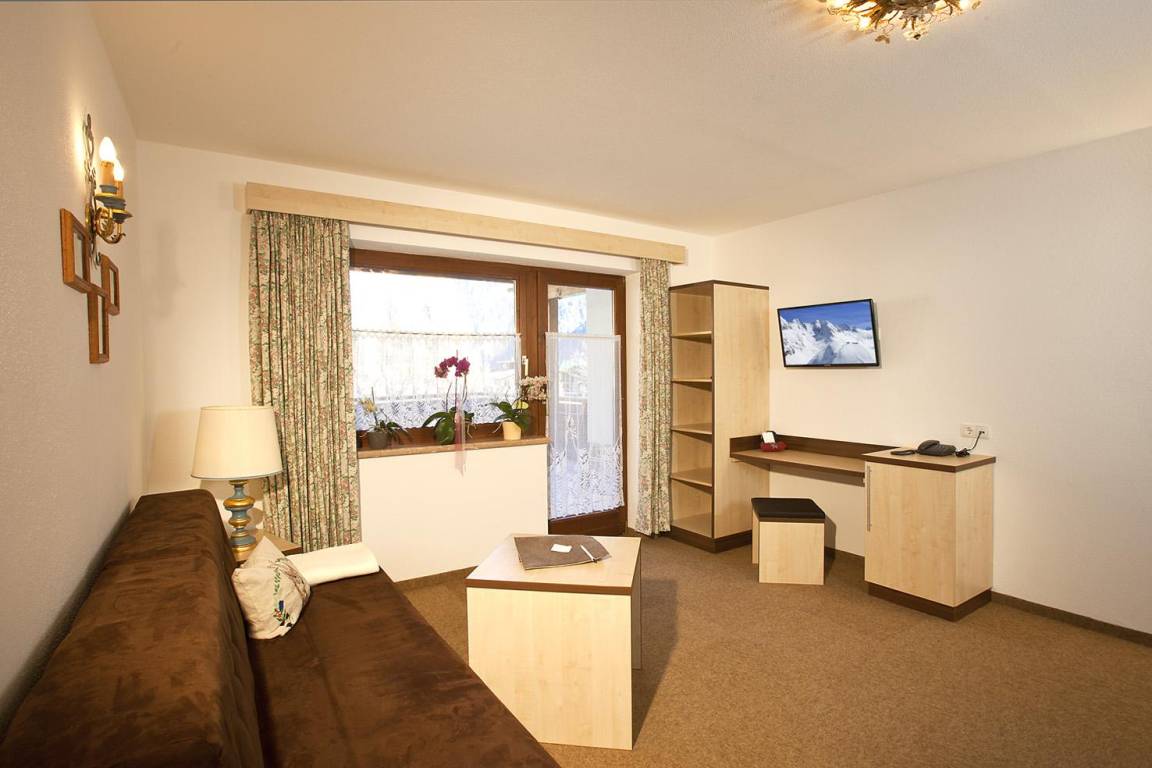 136 M² Apartment ∙ 5 Bedrooms ∙ 12 Guests - Soelden
