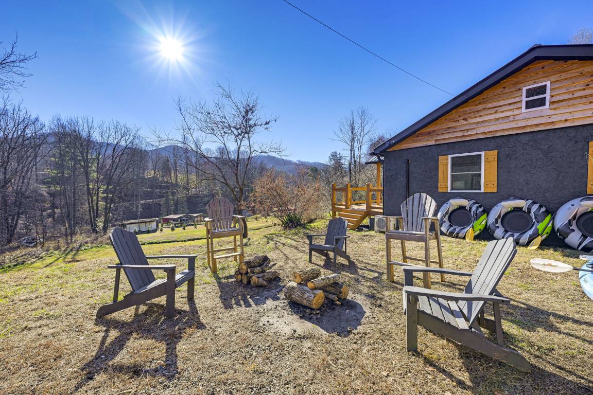 92 M² House ∙ 3 Bedrooms ∙ 8 Guests - Tuckasegee, NC