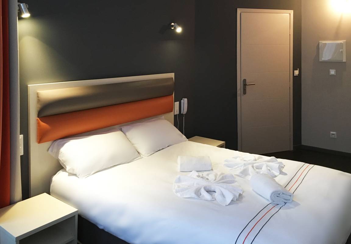 Hôtel ∙ 1 Chambre ∙ 2 Personnes - Hœnheim