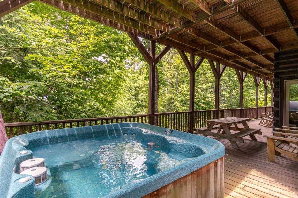Cabin ∙ 4 Bedrooms ∙ 12 Guests - Blowing Rock, NC