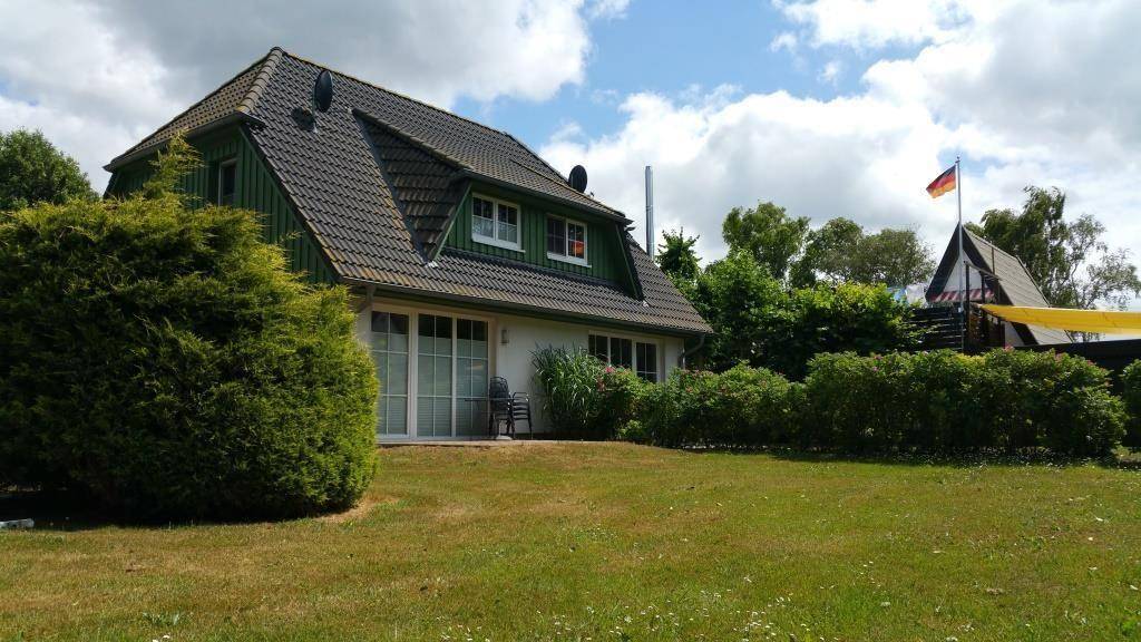 56 M² Ferienhaus ∙ 2 Schlafzimmer ∙ 4 Gäste - Barth