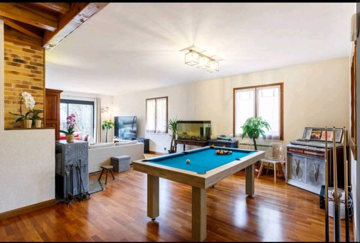 240 M² Ferienhaus ∙ 7 Schlafzimmer ∙ 16 Gäste - Brie-Comte-Robert
