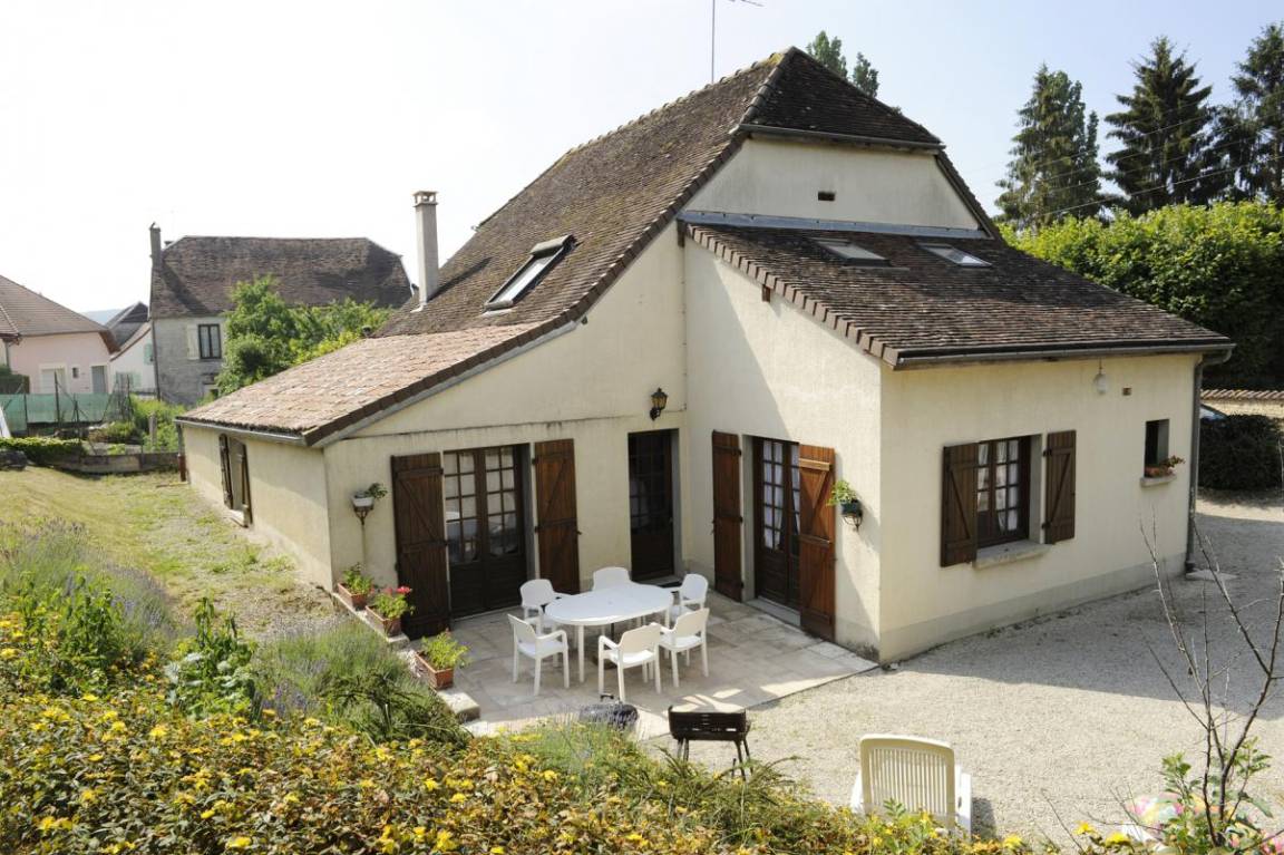 92 M² Gîte ∙ 3 Chambres ∙ 6 Personnes - Dolancourt