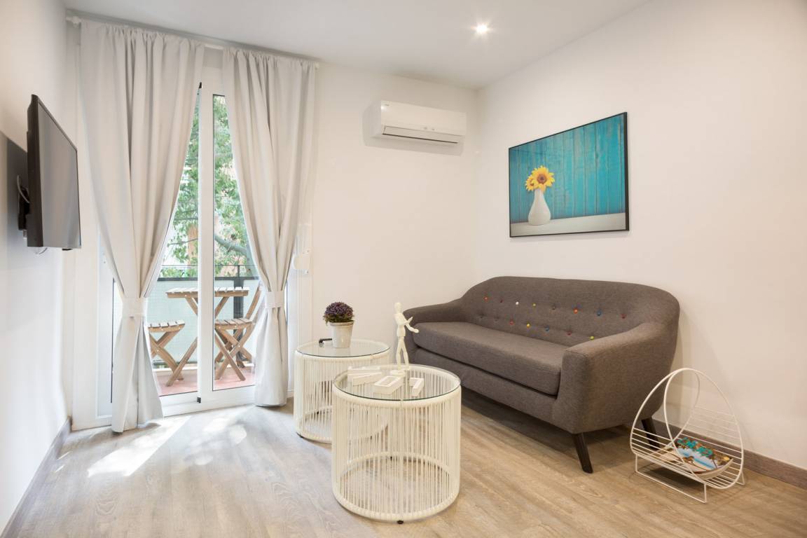 70 M² Apartment ∙ 3 Bedrooms ∙ 4 Guests - Barcelona