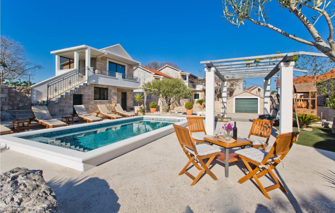 90 M² House ∙ 3 Bedrooms ∙ 6 Guests - Hvar