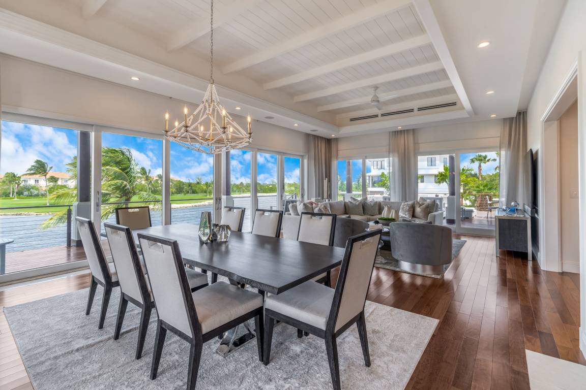 378 M² House ∙ 5 Bedrooms ∙ 12 Guests - West Bay