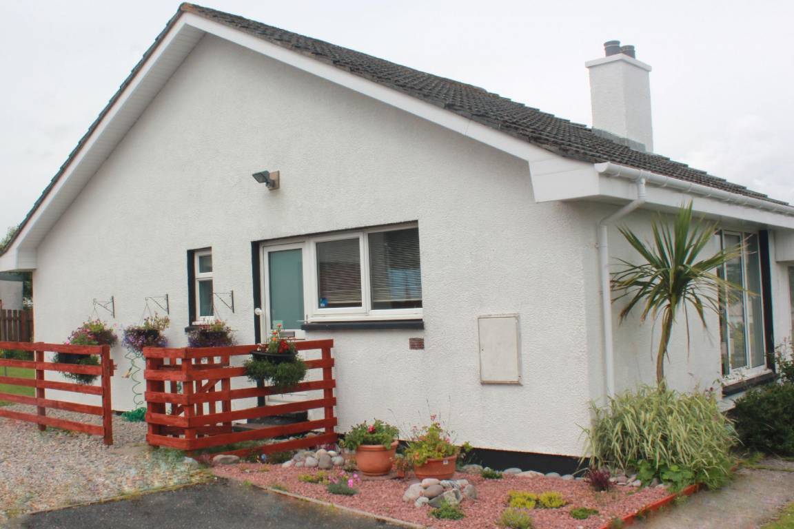 90 M² House ∙ 2 Bedrooms ∙ 4 Guests - Stornoway