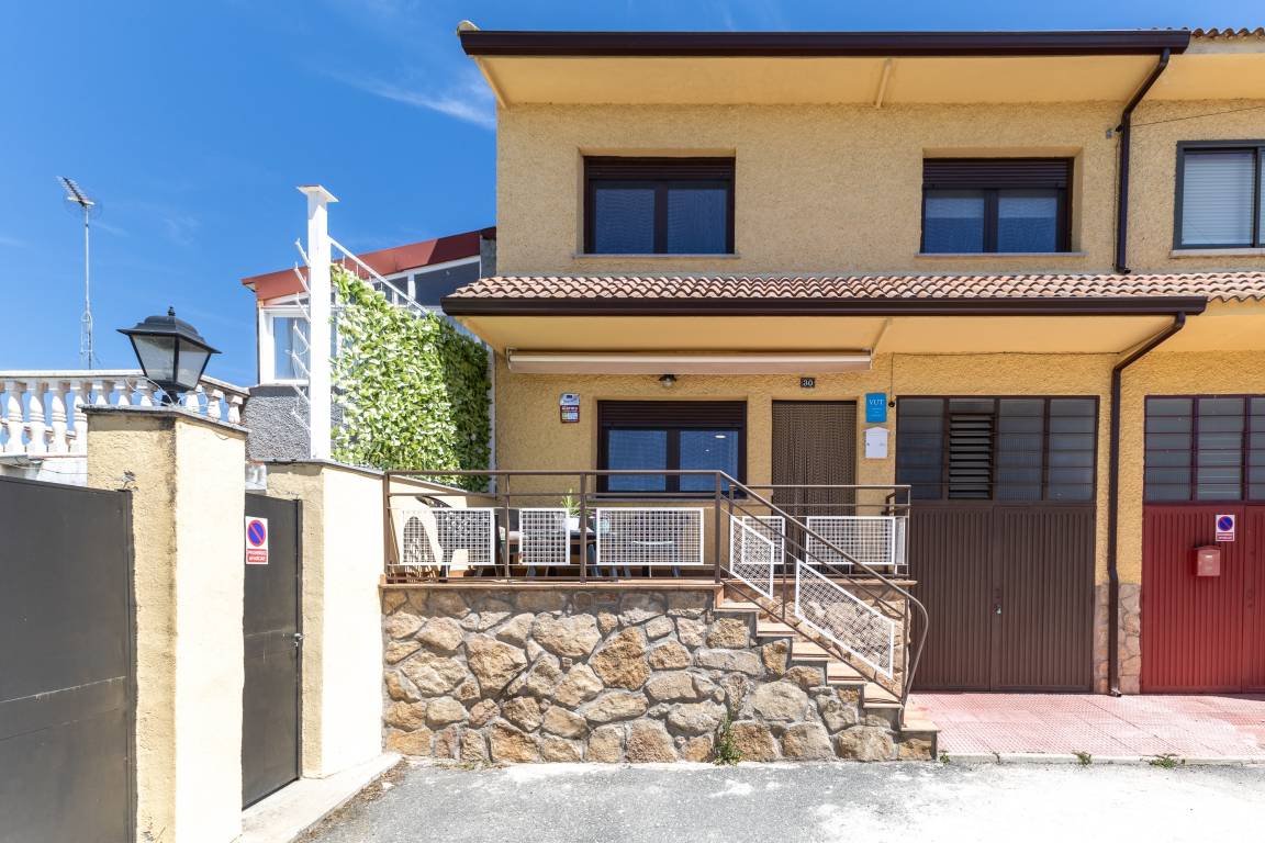 125 M² Casa ∙ 4 Habitaciones ∙ 10 Huéspedes - Navaluenga
