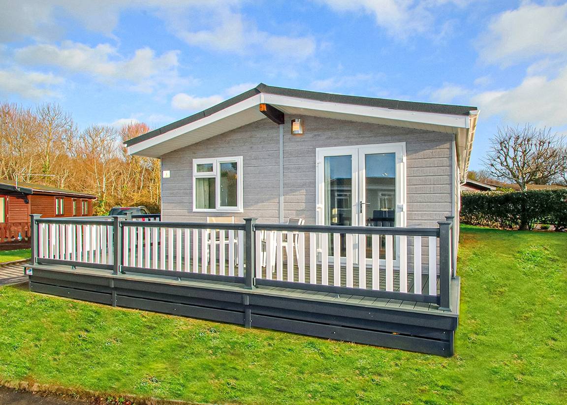 Chalet ∙ 2 Bedrooms ∙ 4 Guests - Mudeford