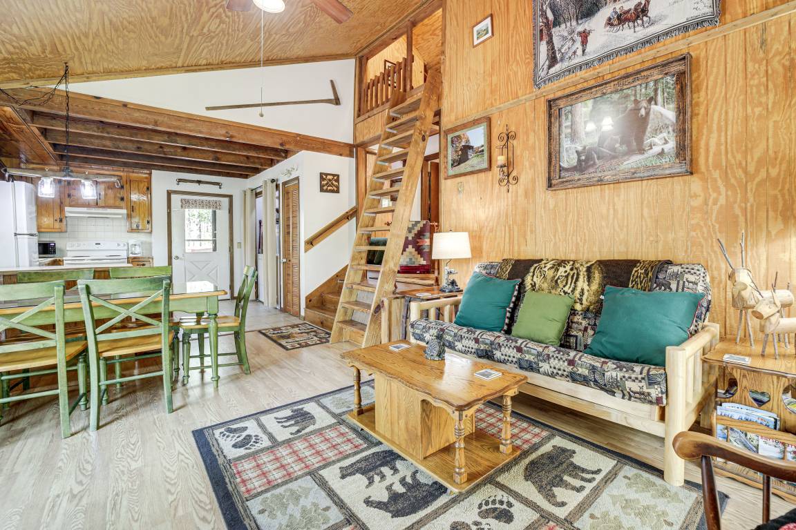 77 M² House ∙ 2 Bedrooms ∙ 8 Guests - Sylva, NC