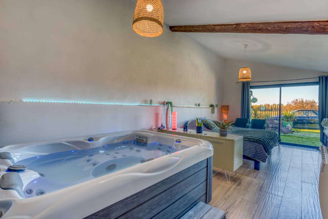 30 M² Studio Flat ∙ 1 Bedroom ∙ 2 Guests - Arles