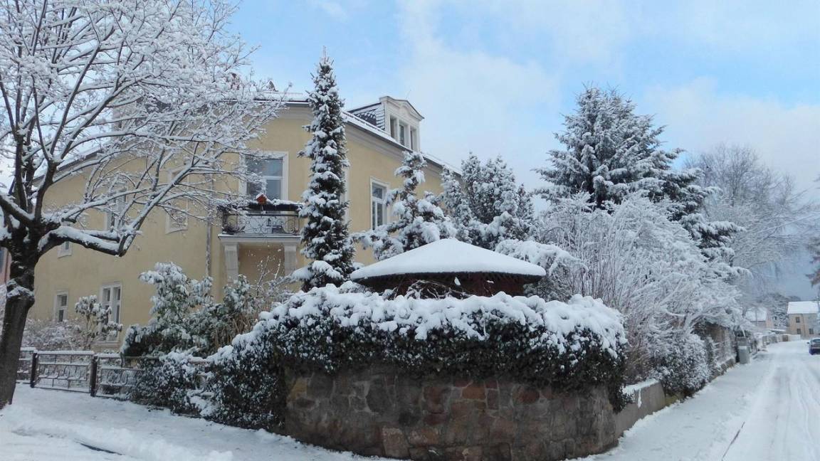 63 M² Ferienwohnung ∙ 1 Schlafzimmer ∙ 2 Gäste - Radebeul