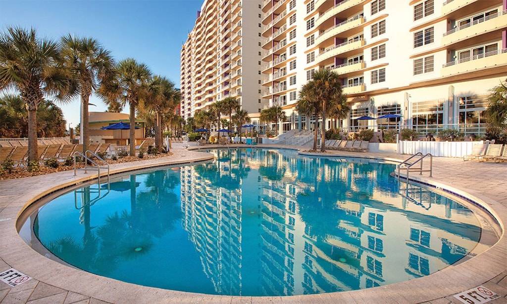 121 M² Resort ∙ 2 Bedrooms ∙ 8 Guests - Daytona Beach, FL