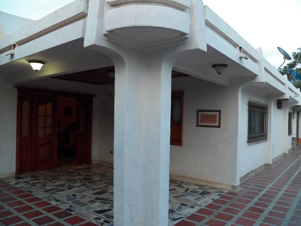 250 M² Casa ∙ 9 Habitaciones ∙ 16 Huéspedes - Taganga