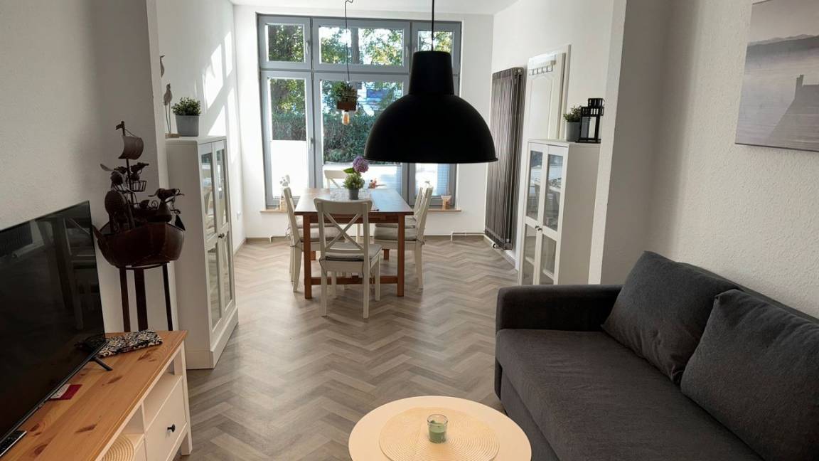 70 M² Ferienwohnung ∙ 1 Schlafzimmer ∙ 4 Gäste - Jever