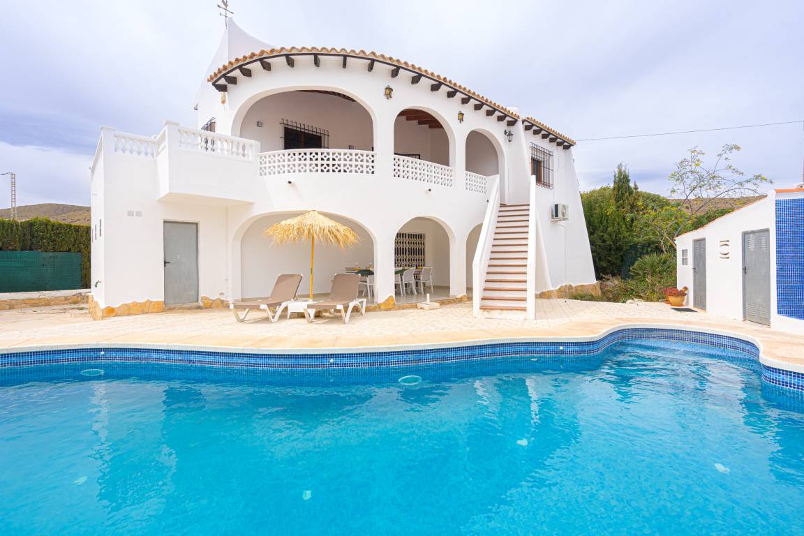 100 M² Villa ∙ 3 Slaapkamers ∙ 6 Gasten - Mutxamel