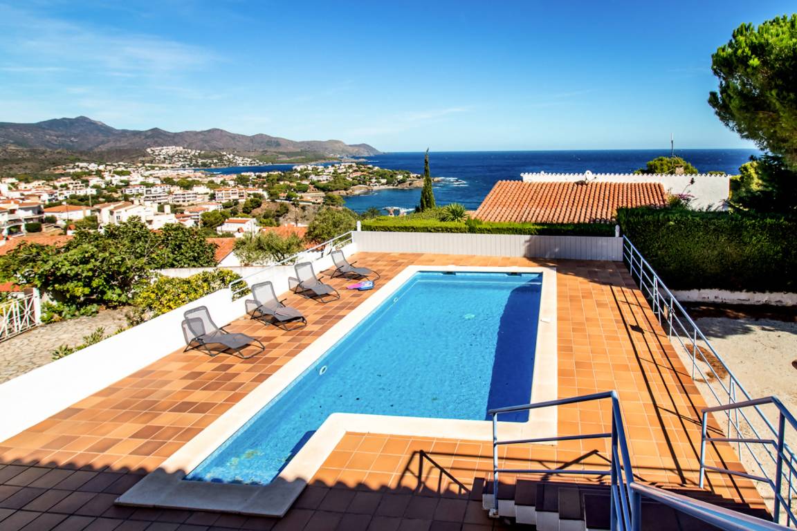 160 M² Apartment ∙ 4 Bedrooms ∙ 8 Guests - Llançà