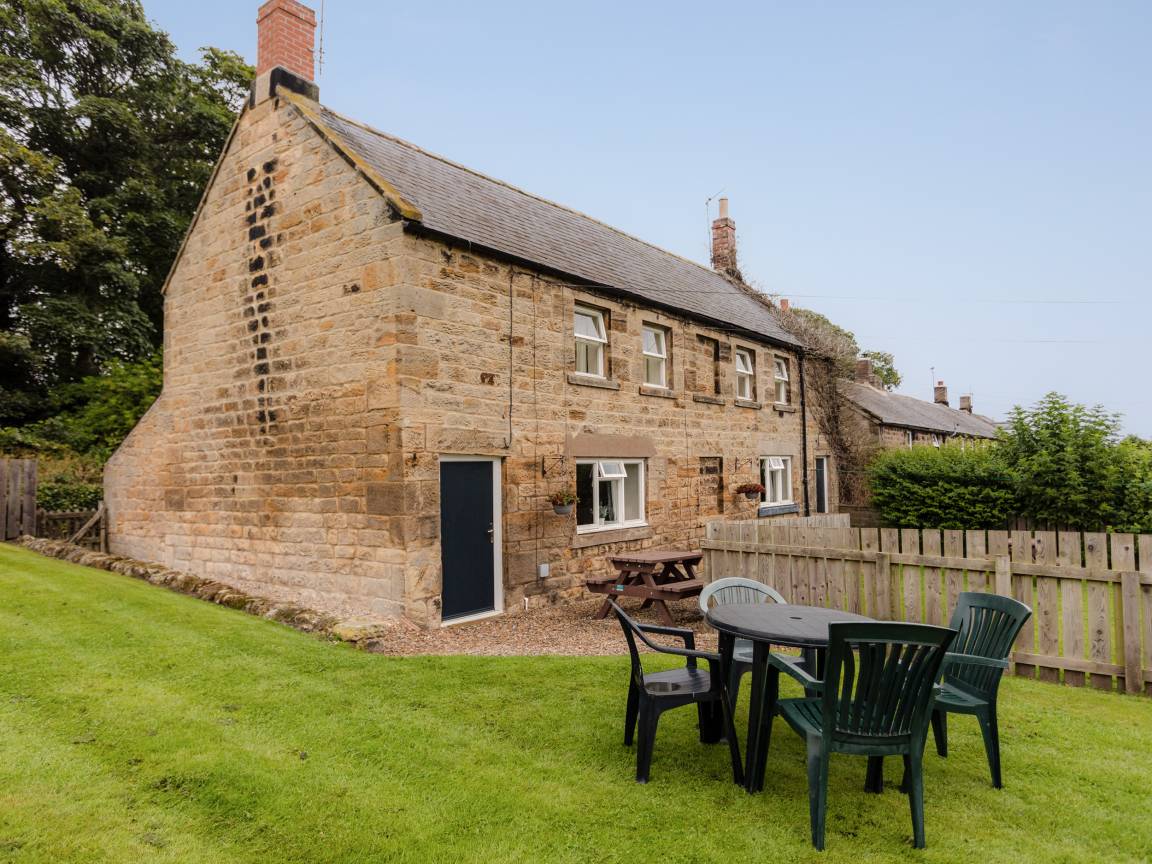 Cottage ∙ 2 Bedrooms ∙ 5 Guests - Alnmouth