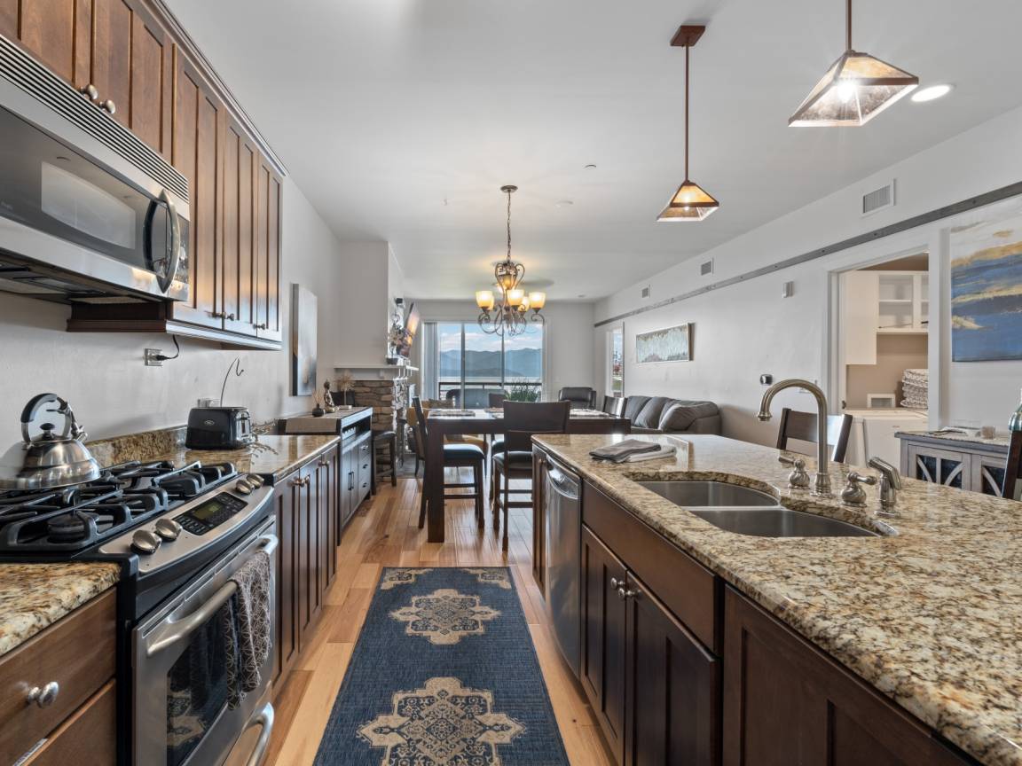 128 M² Apartment ∙ 2 Bedrooms ∙ 6 Guests - Sandpoint, ID