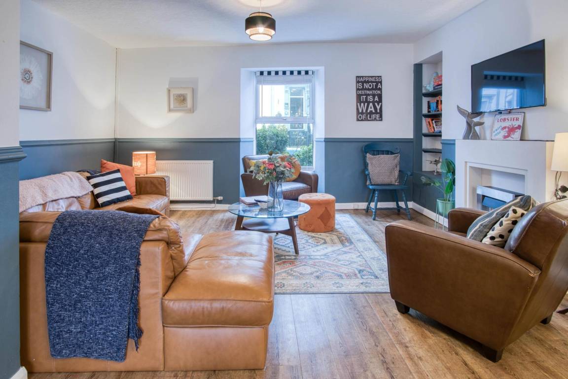 139 M² Cottage ∙ 3 Bedrooms ∙ 8 Guests - Tenby