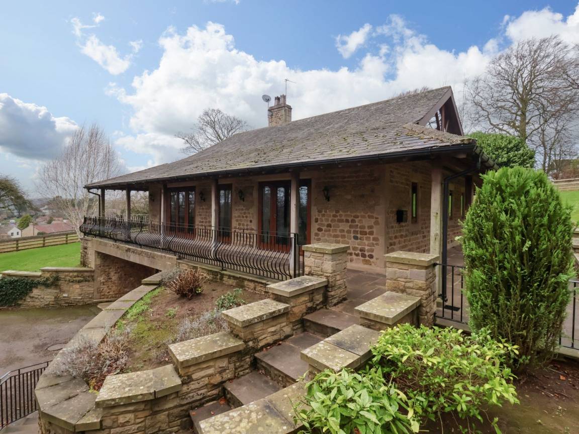 Cottage ∙ 4 Bedrooms ∙ 8 Guests - Knaresborough