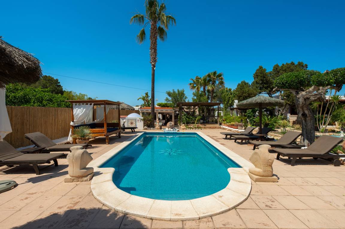 280 M² Villa ∙ 3 Bedrooms ∙ 6 Guests - Ibiza Airport (IBZ)