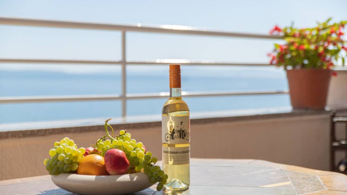 100 M² Huoneisto ∙ 3 Makuuhuonetta ∙ 6 Vierasta - Split