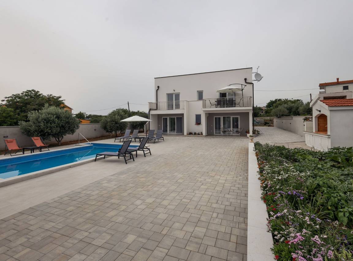 140 M² Ferienhaus ∙ 4 Schlafzimmer ∙ 8 Gäste - Nin