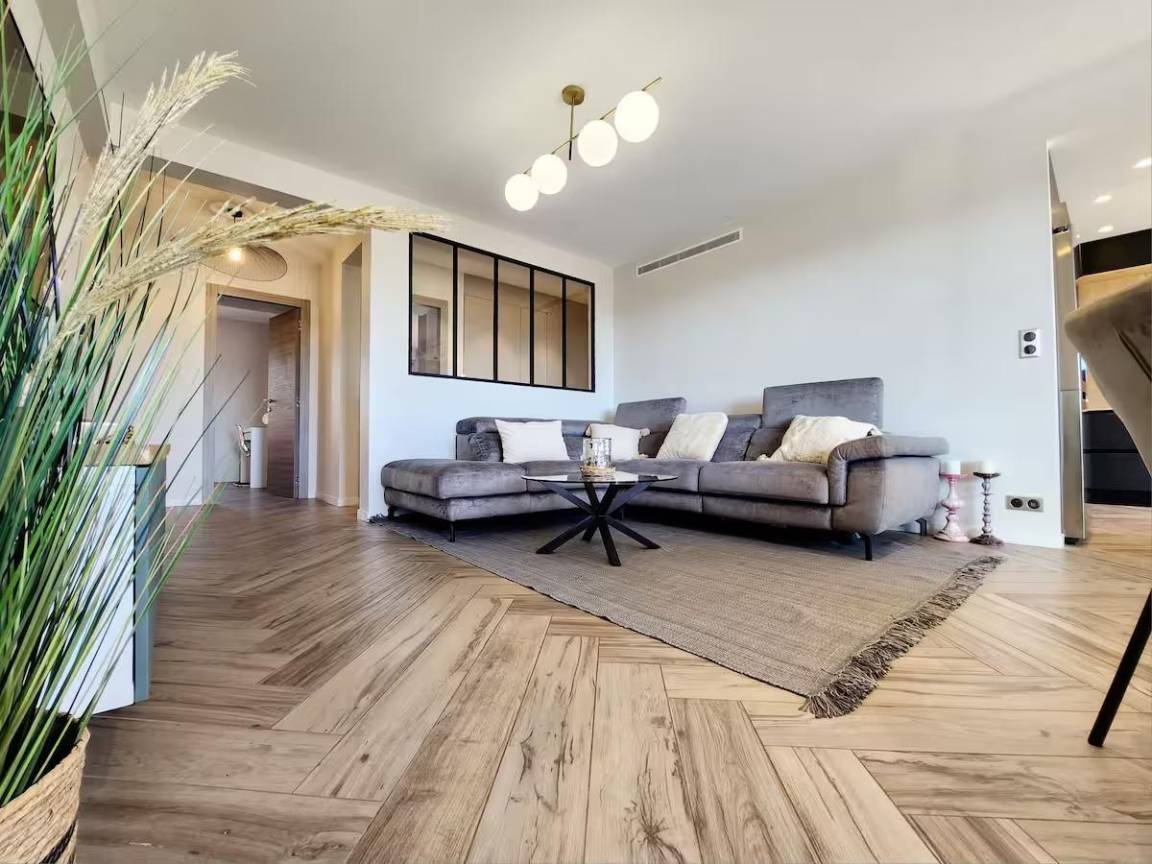 130 M² Apartment ∙ 3 Bedrooms ∙ 6 Guests - Antibes