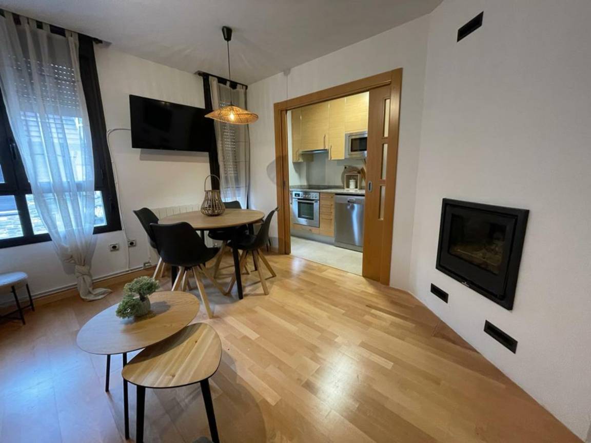 70 M² House ∙ 2 Bedrooms ∙ 6 Guests - Canfranc