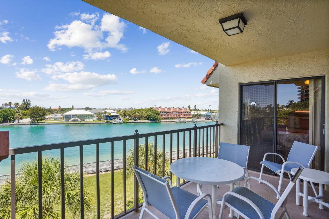 102 M² Condo ∙ 2 Bedrooms ∙ 4 Guests - Pinellas Park, FL